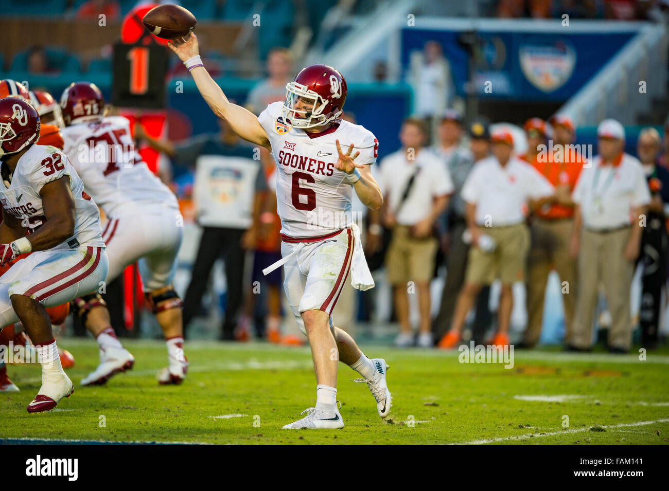 Baker mayfield orange hi-res stock photography and images - Alamy