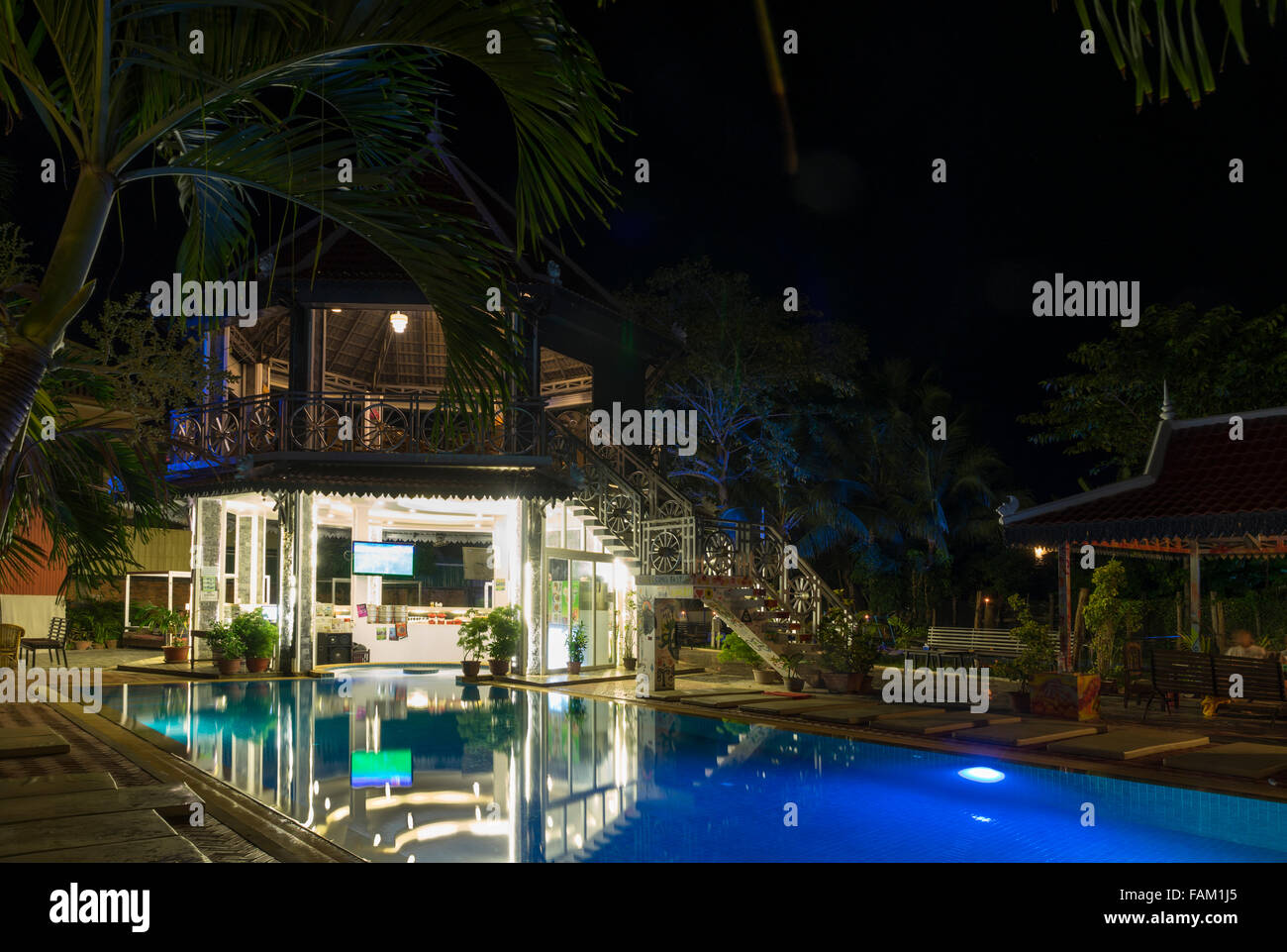 Dark blue swimming pool hi-res stock photography and images - Alamy