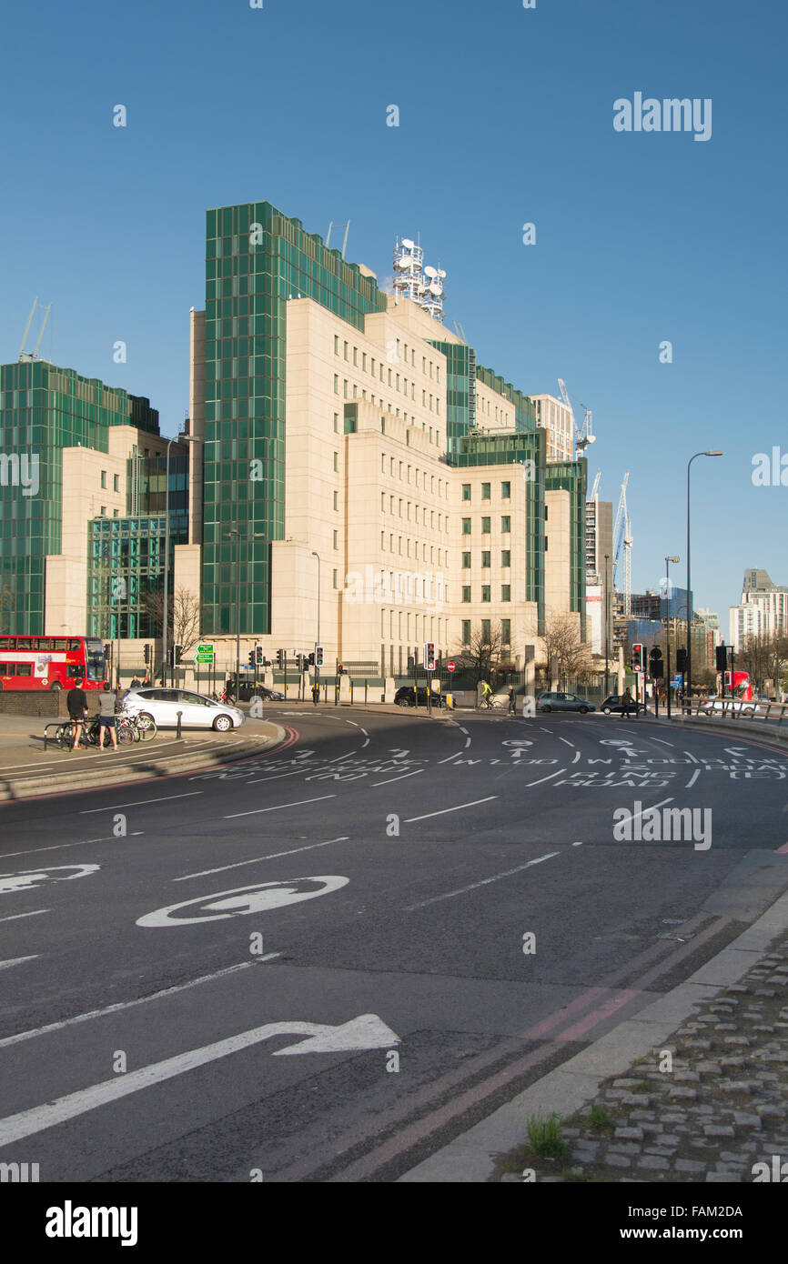 Mi6 HQ Building, London at Vauxhall Cross, UK Stock Photo - Alamy