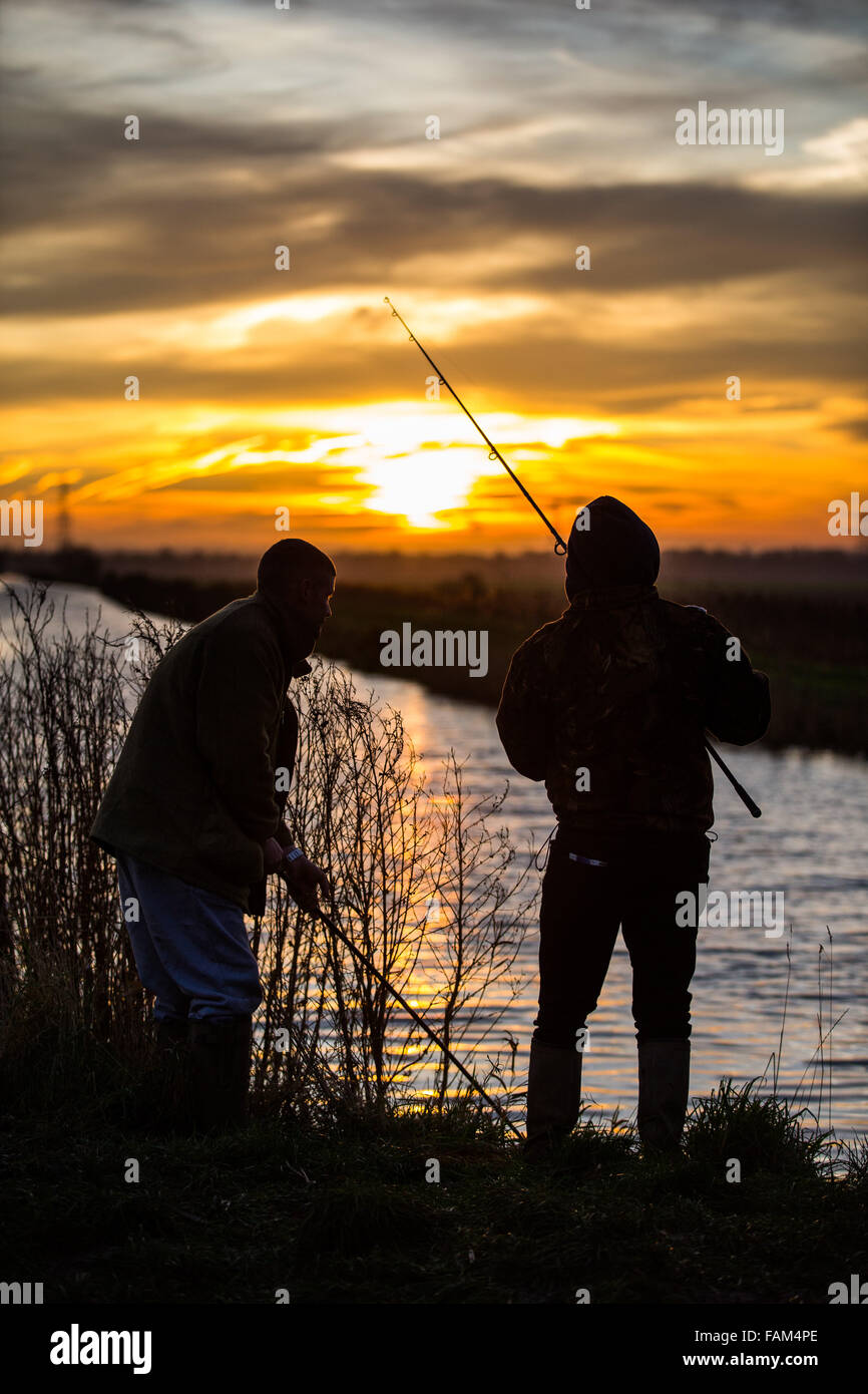 Anglers silhouette hi-res stock photography and images - Alamy