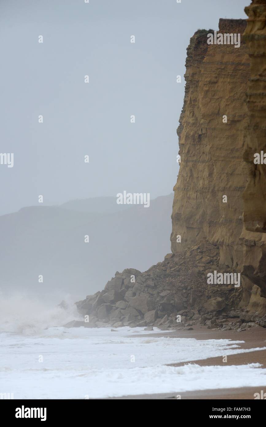 Eroding erosion cliff beach hi-res stock photography and images - Alamy