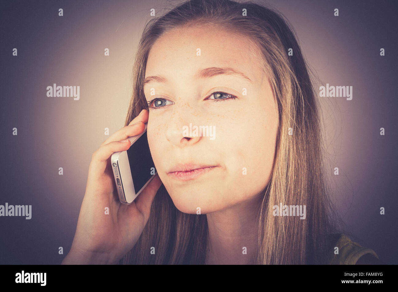 Old woman portrait mobile hi-res stock photography and images - Alamy