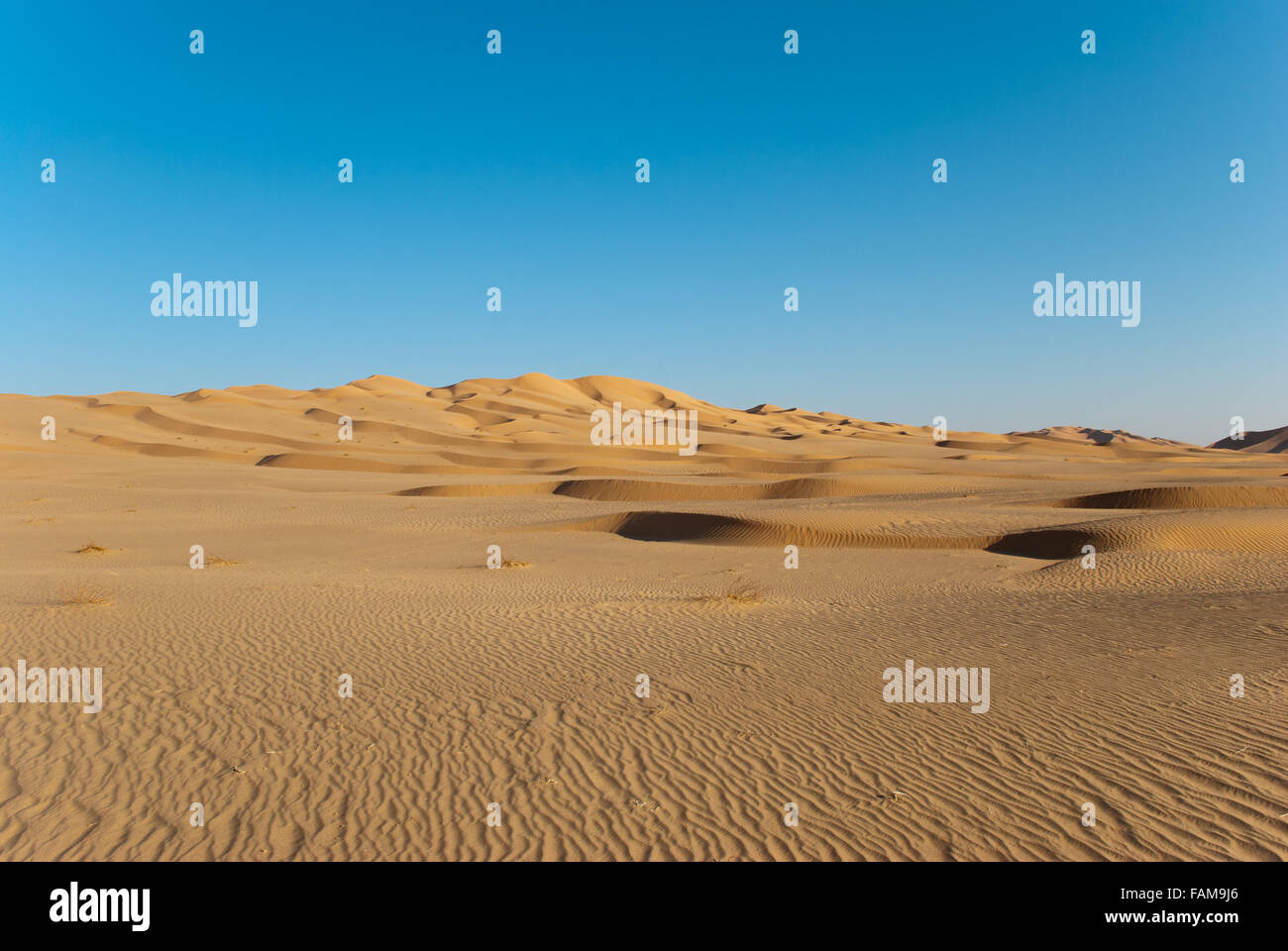 Oman dunes hi-res stock photography and images - Alamy