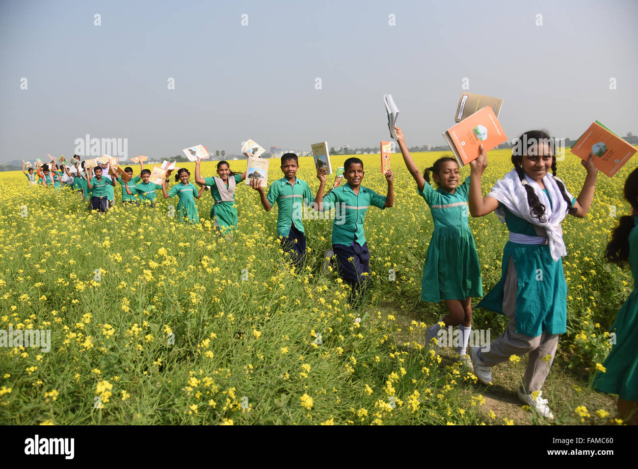 Dhaka, Bangladesh. 01st Jan, 2016. Bangladeshi School Students going to ...
