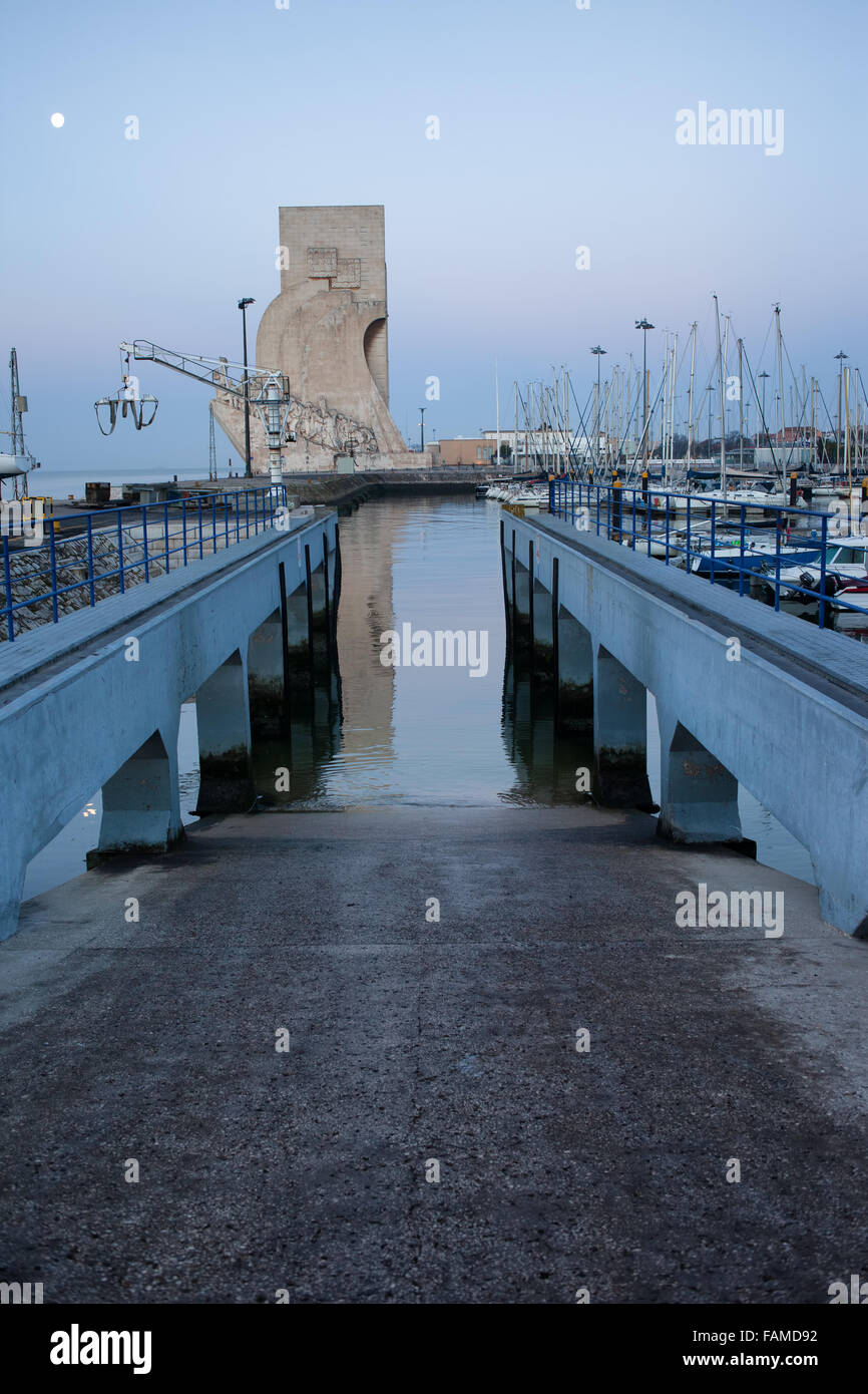 Boat ramp at Doca De Belem marina and Monument to the Discoveries ...
