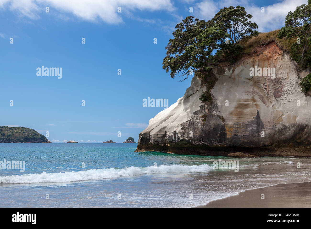 Cathedral Cove beach near Hahei in New Zealand Stock Photo - Alamy
