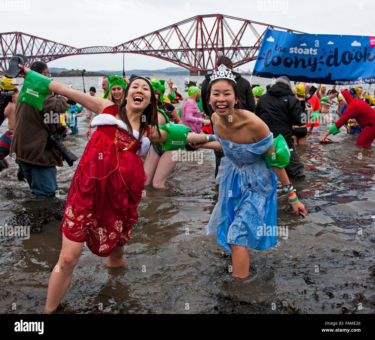 Loony dook queensferry hi-res stock photography and images - Alamy