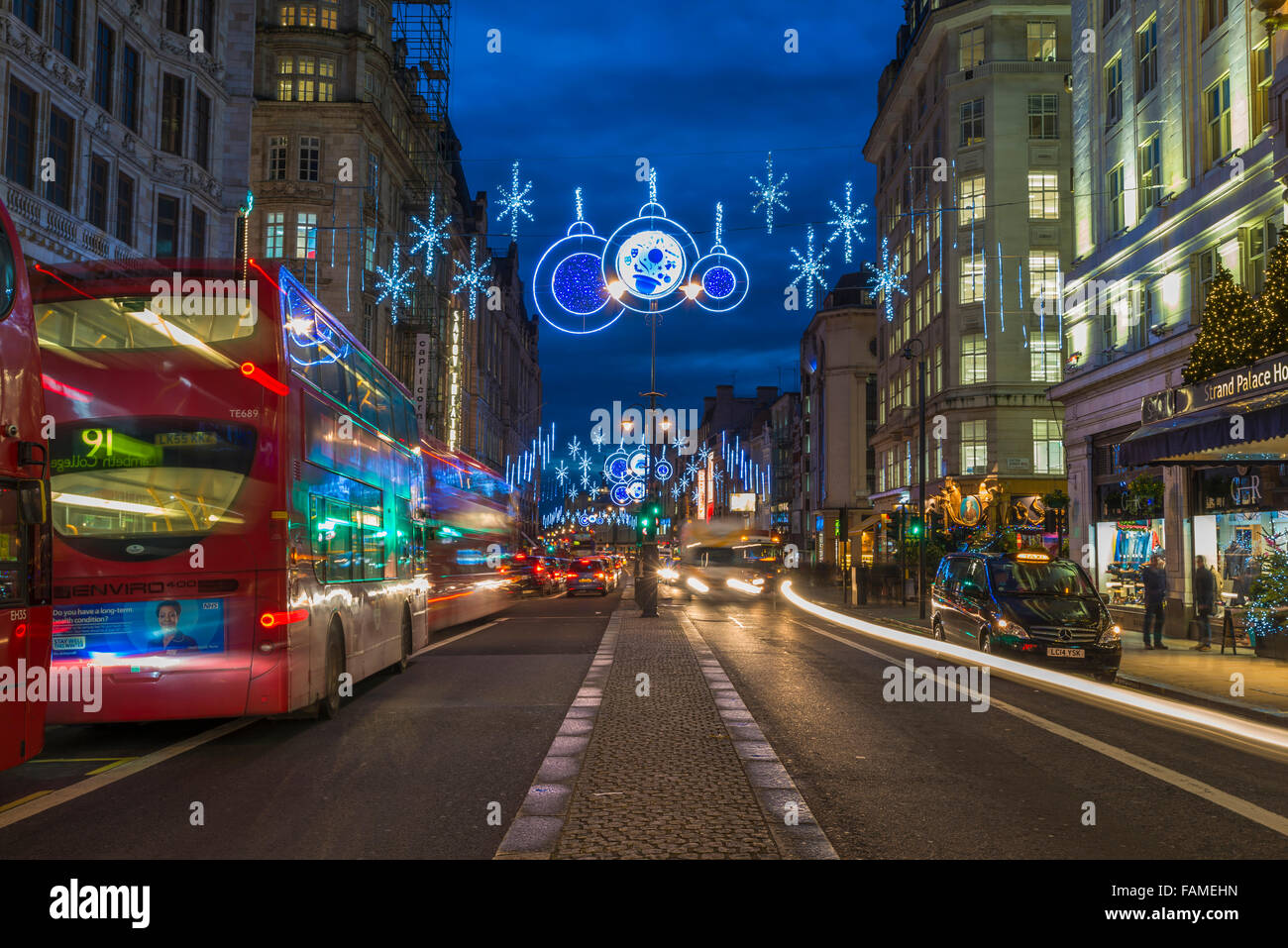 The strand london street lights hi-res stock photography and images - Alamy
