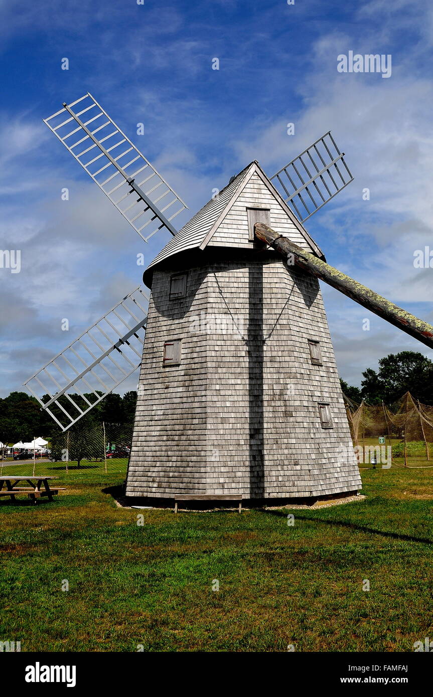 Higgins farm windmill hi-res stock photography and images - Alamy