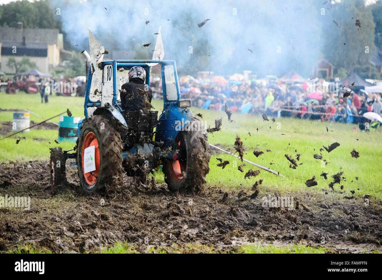 Historic tractor racing Stock Photo - Alamy
