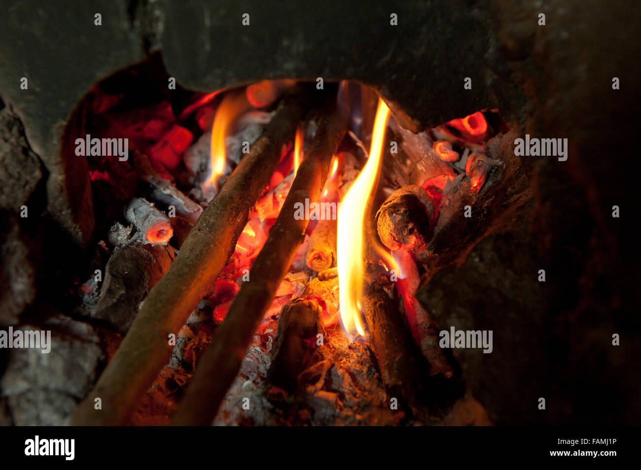 Cooking over open fire, africa hi-res stock photography and images - Alamy