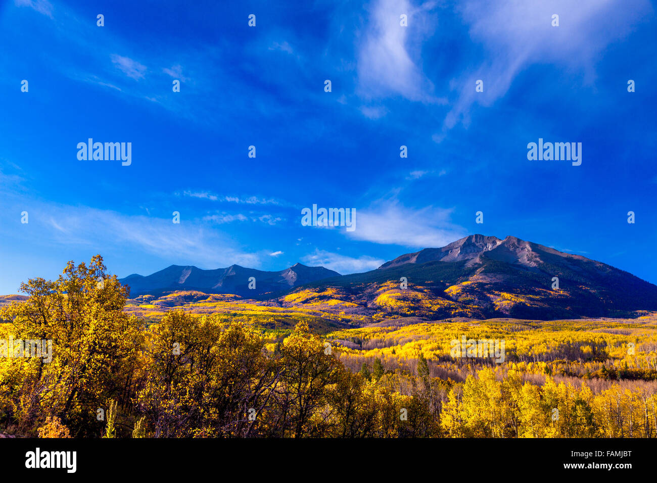Rocky mountains with clouds hi-res stock photography and images - Alamy