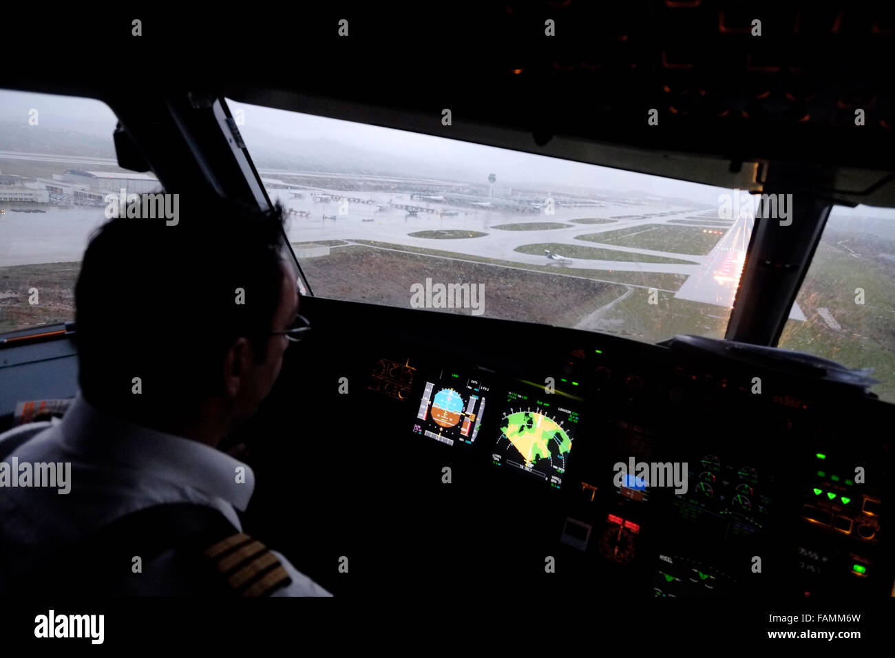 Cockpit horizontal hi-res stock photography and images - Alamy