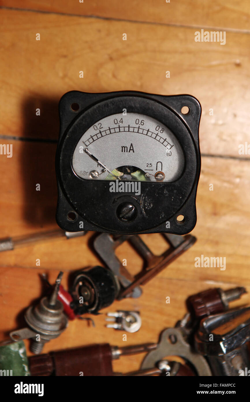 Old amperemeter and details radio, vintage objects Stock Photo - Alamy
