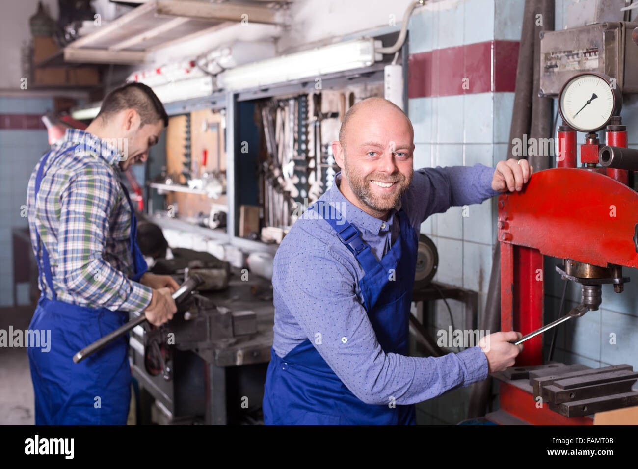 Working with tools not faces hi-res stock photography and images - Alamy