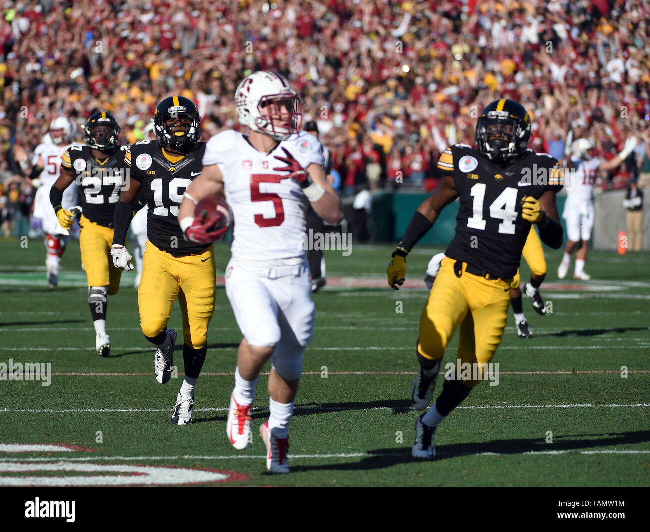 Pasadena, California, USA. 1st Jan, 2016. Stanford Cardinal running ...