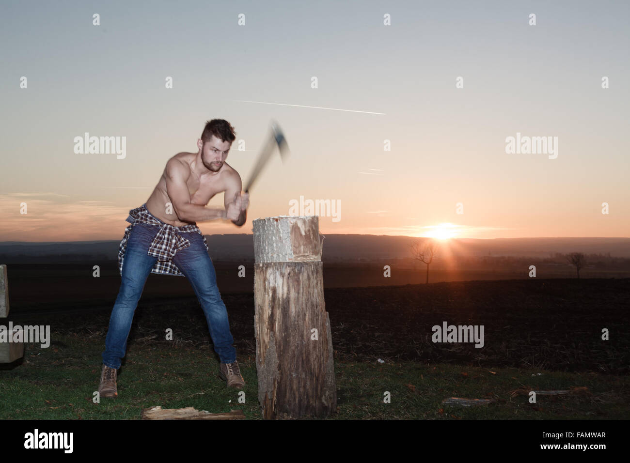 Lumberjack axe hi-res stock photography and images - Alamy