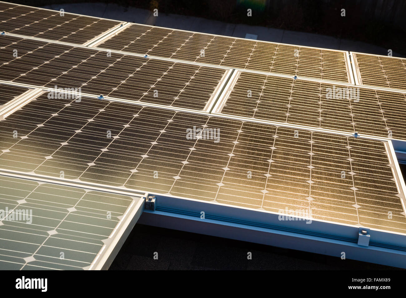 Blue solar cell panels hi-res stock photography and images - Alamy