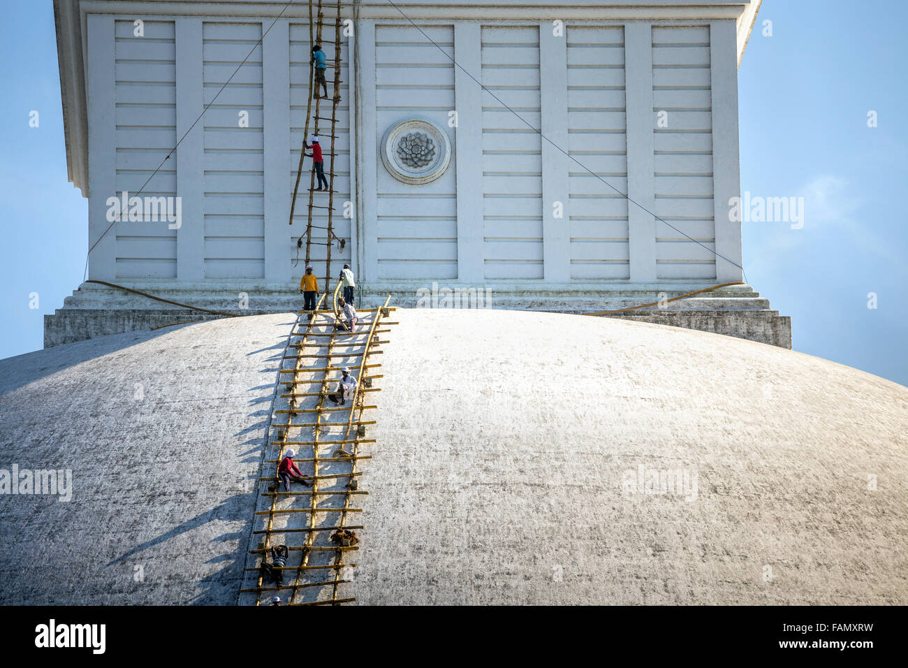 Ruwanweliseya, Maha Thupa, or Great Stupa, Unesco World Heritage Site ...