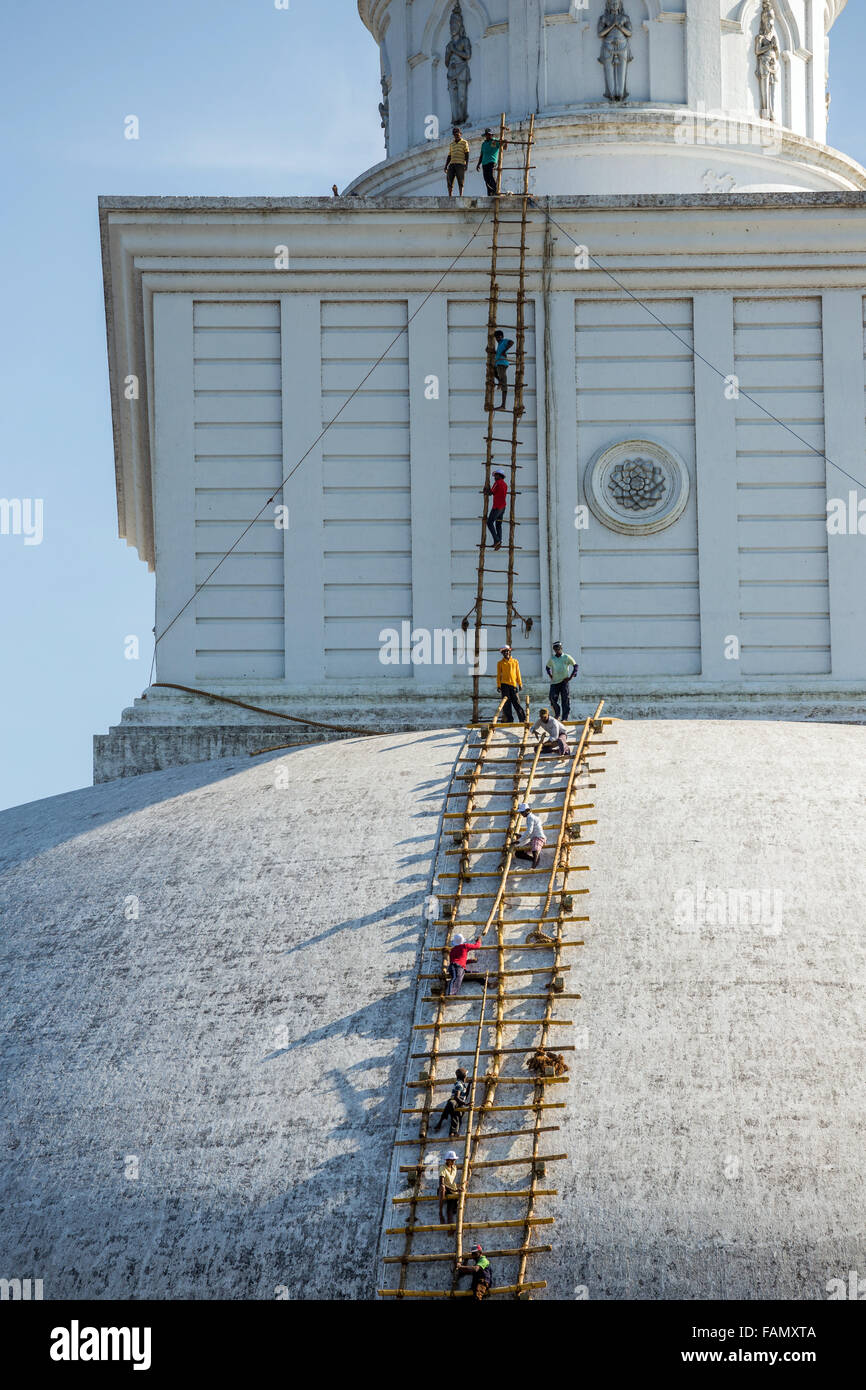 Ruwanweliseya, Maha Thupa, or Great Stupa, Unesco World Heritage Site ...
