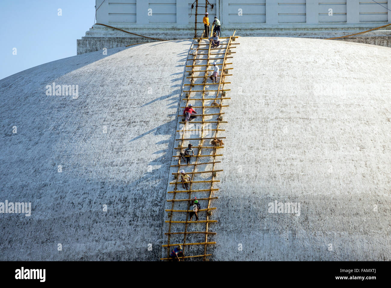 Ruwanweliseya, Maha Thupa, or Great Stupa, Unesco World Heritage Site ...