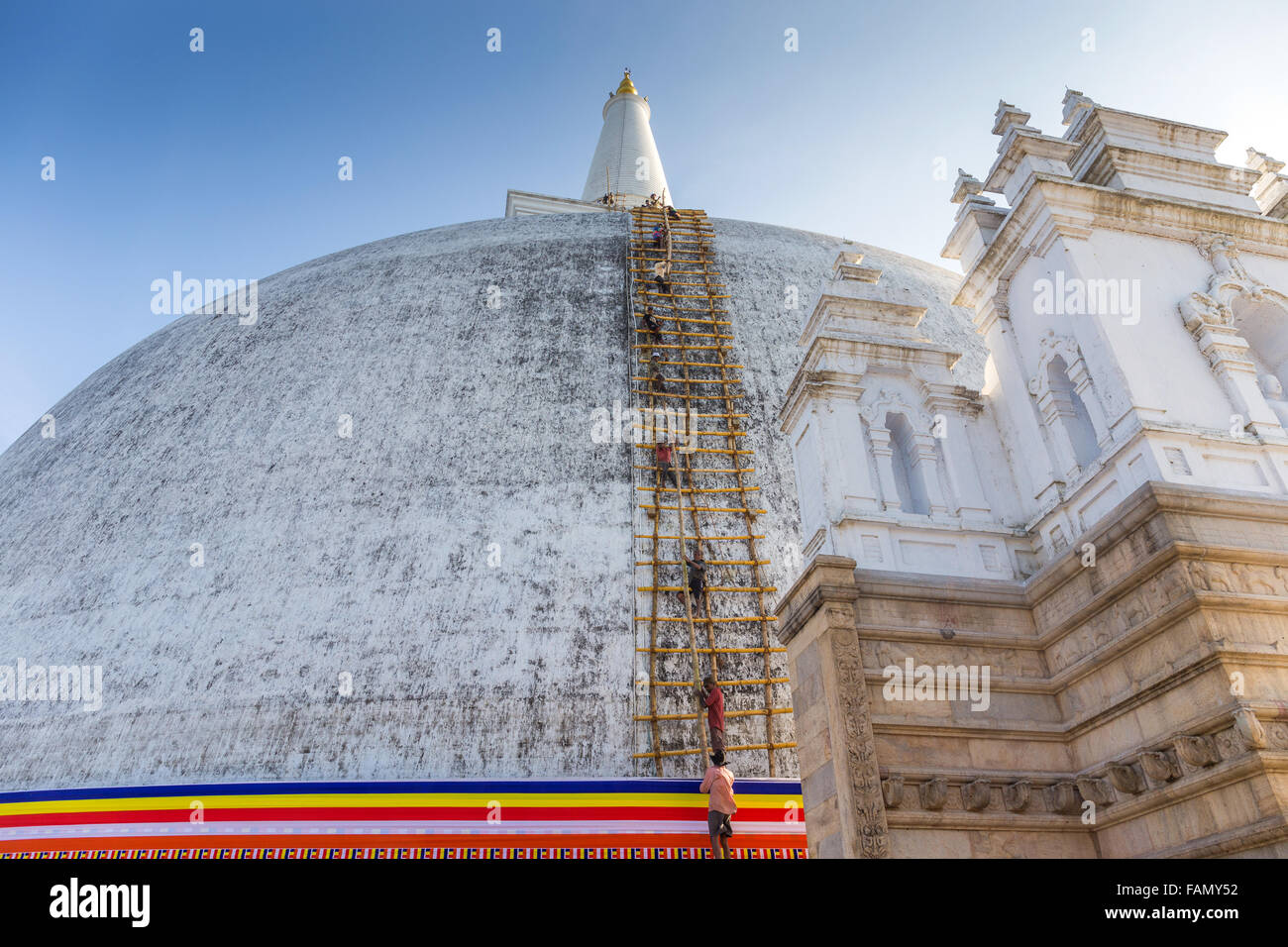 Ruwanweliseya, Maha Thupa, or Great Stupa, Unesco World Heritage Site ...