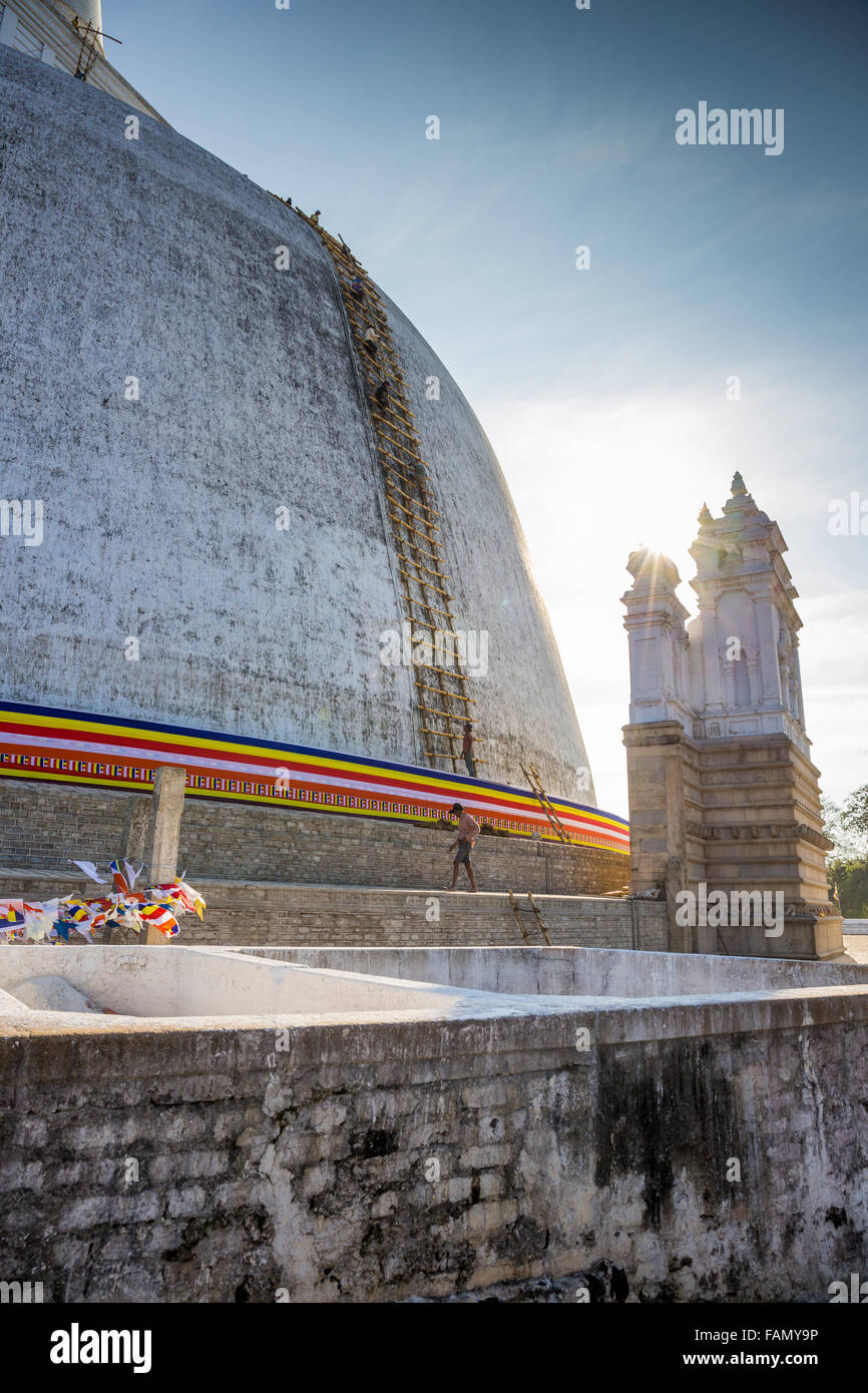 Ruwanweliseya, Maha Thupa, or Great Stupa, Unesco World Heritage Site ...