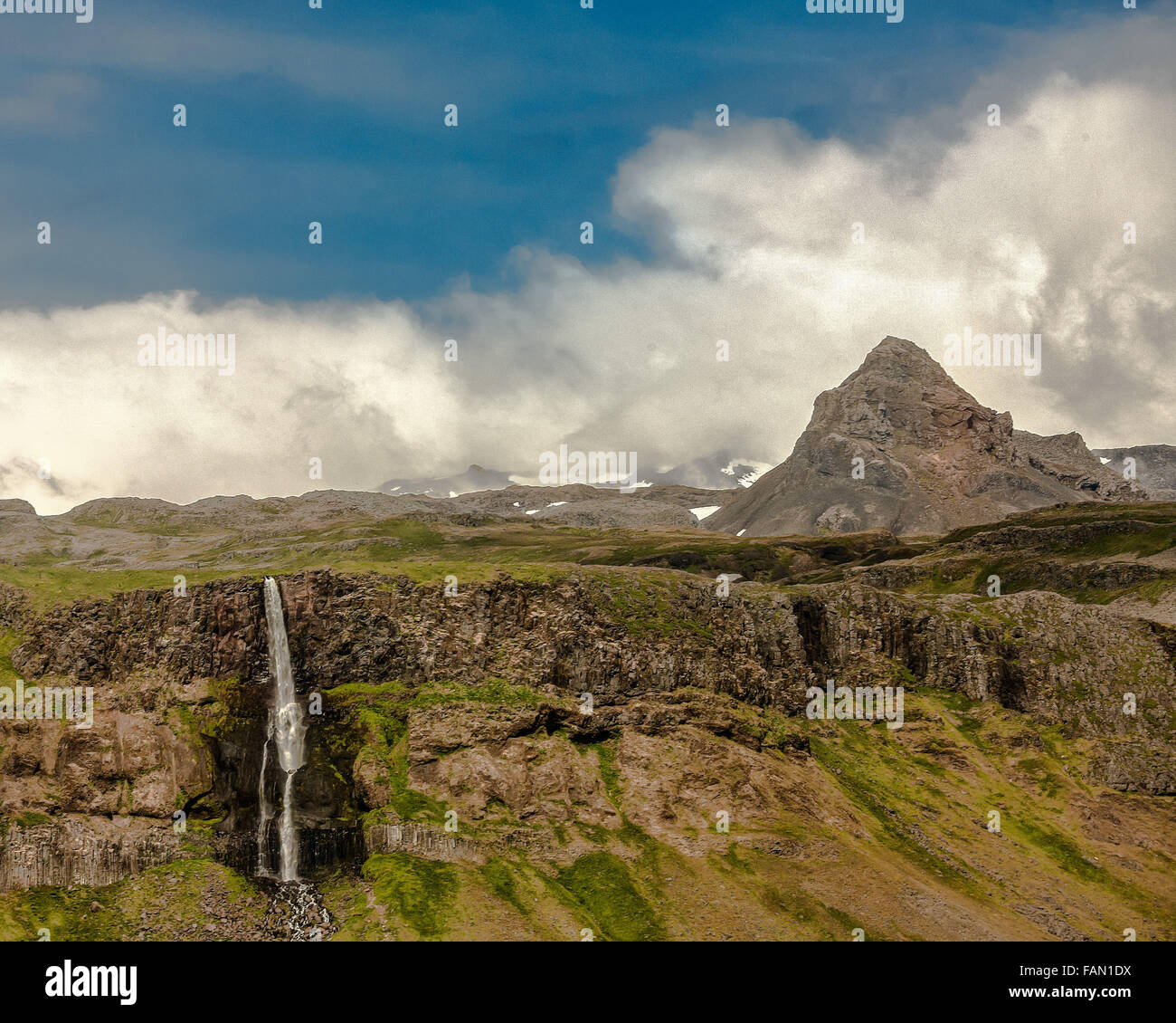 231 pyramid hi-res stock photography and images - Alamy