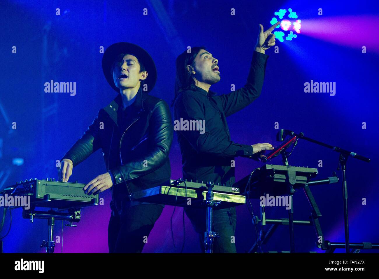 Rosemont, Illinois, USA. 31st Dec, 2015. Musicians LOUIS KHA and MIKUL ...