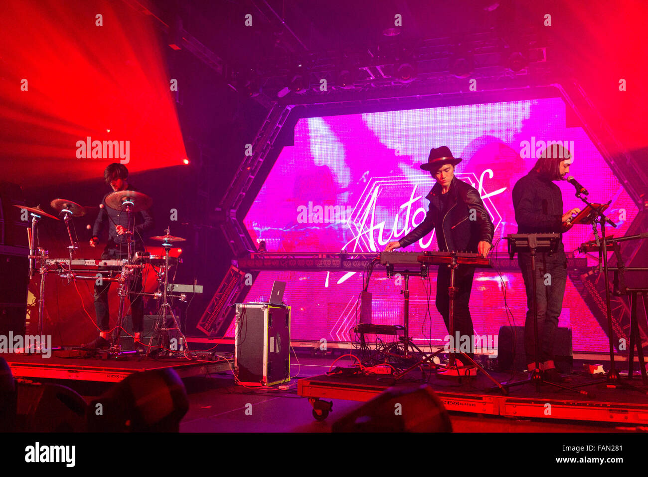 Rosemont, Illinois, USA. 31st Dec, 2015. Musicians JAKE CARPENTER ...