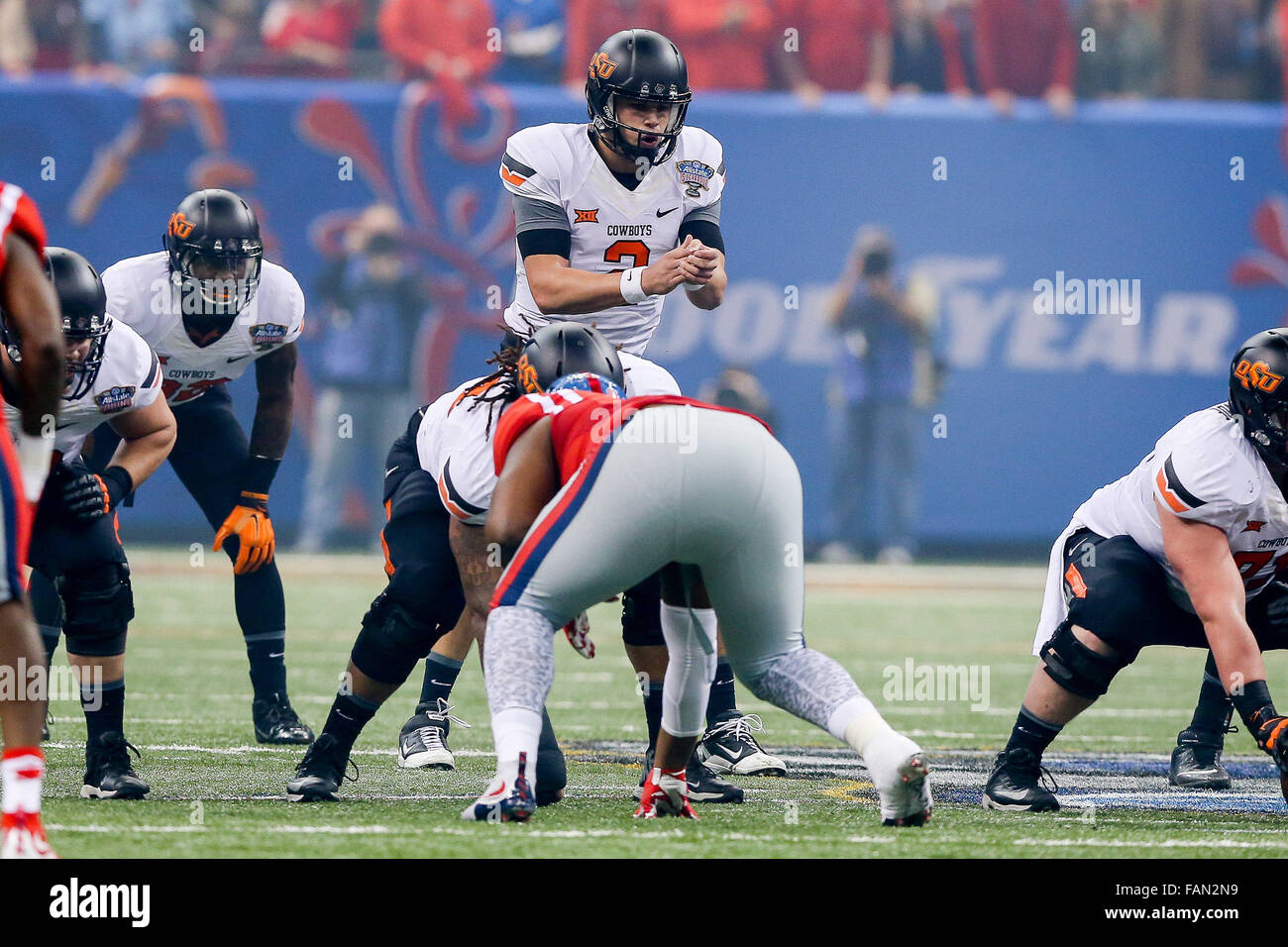 January 01, 2016 - Oklahoma State Cowboys quarterback Mason Rudolph (2 ...