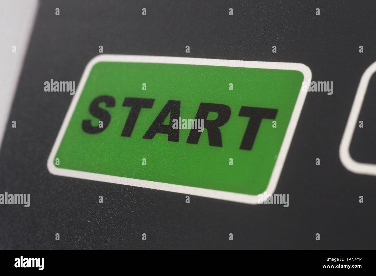 Green button start hi-res stock photography and images - Alamy