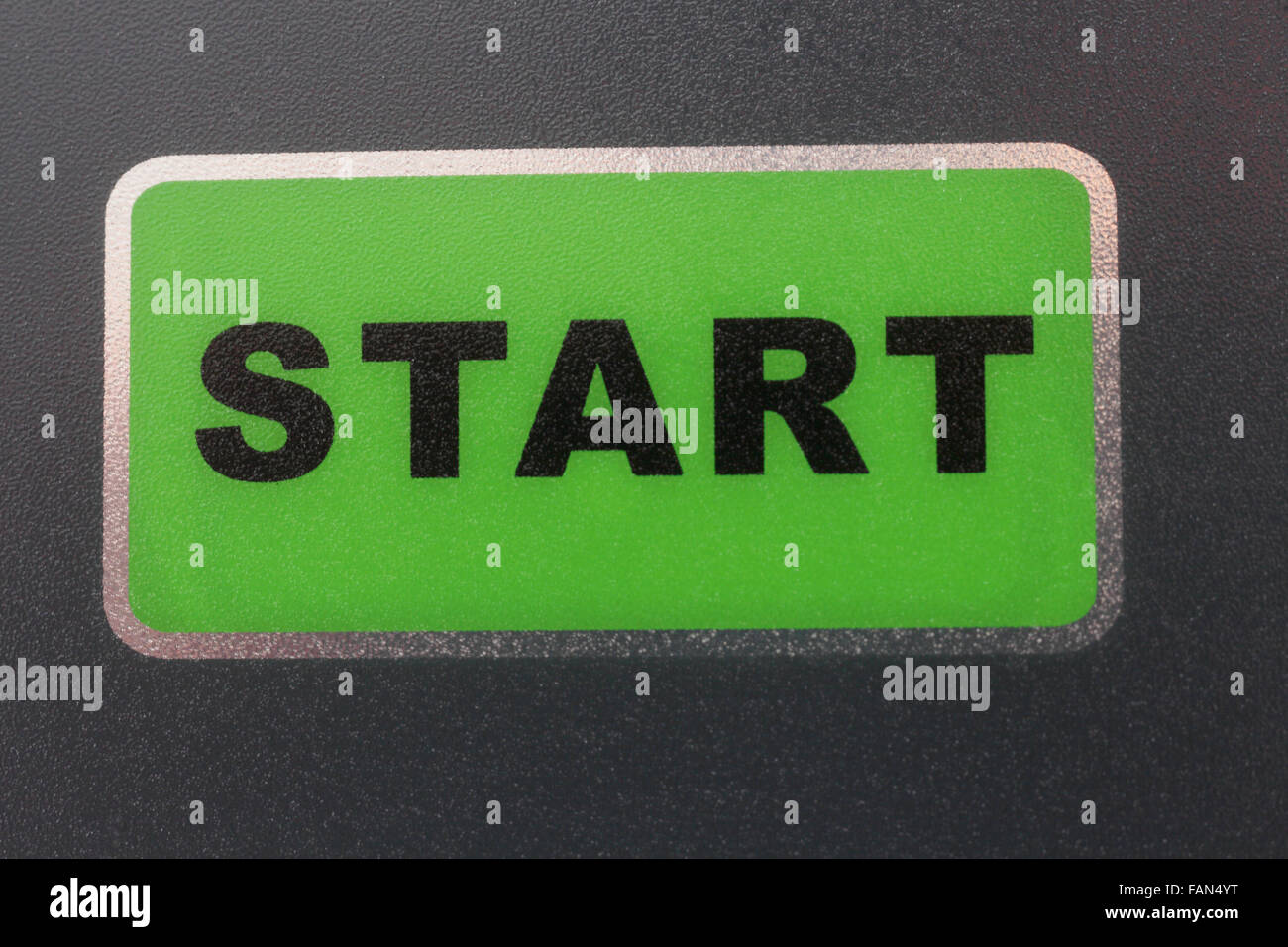 Green button start hi-res stock photography and images - Alamy