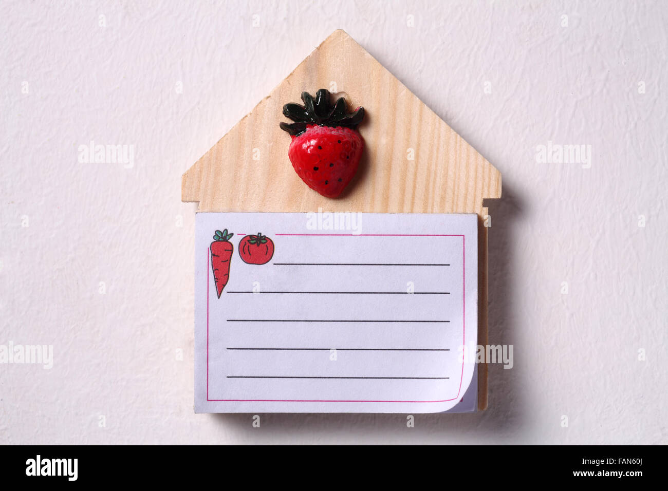 blank note on house shaped board Stock Photo - Alamy