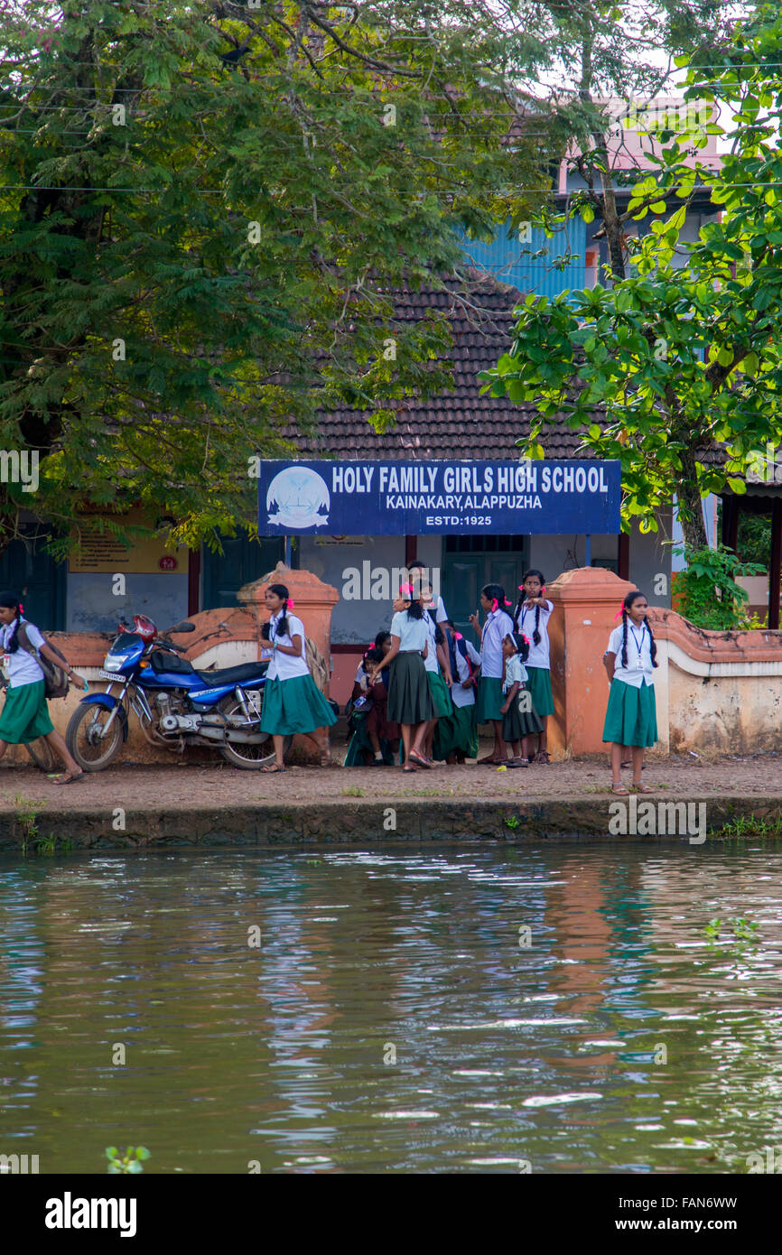 Kerala school children hi-res stock photography and images - Alamy