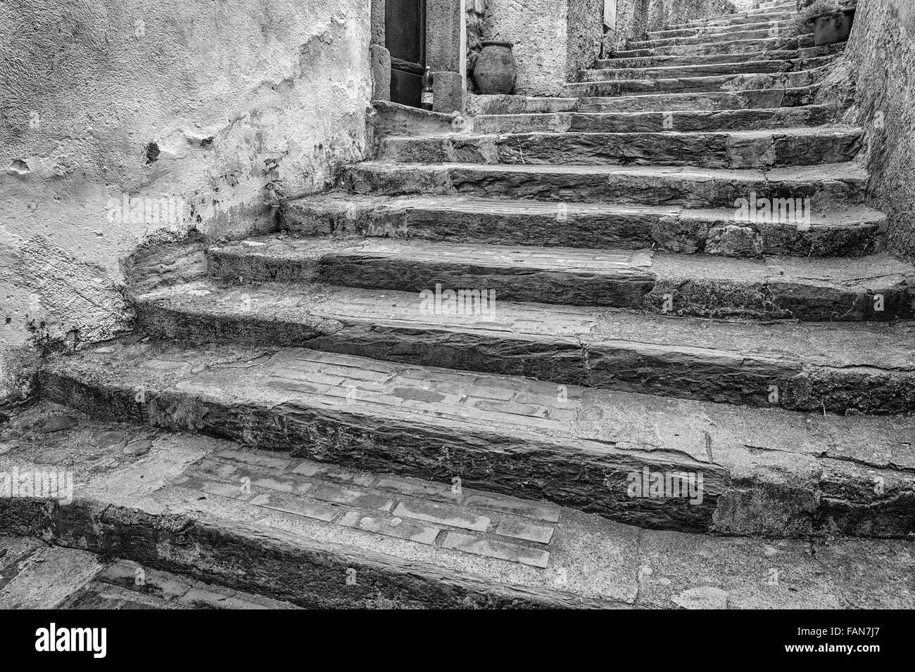 steps and passageway within hill town of Vernazza, Italy Stock Photo ...