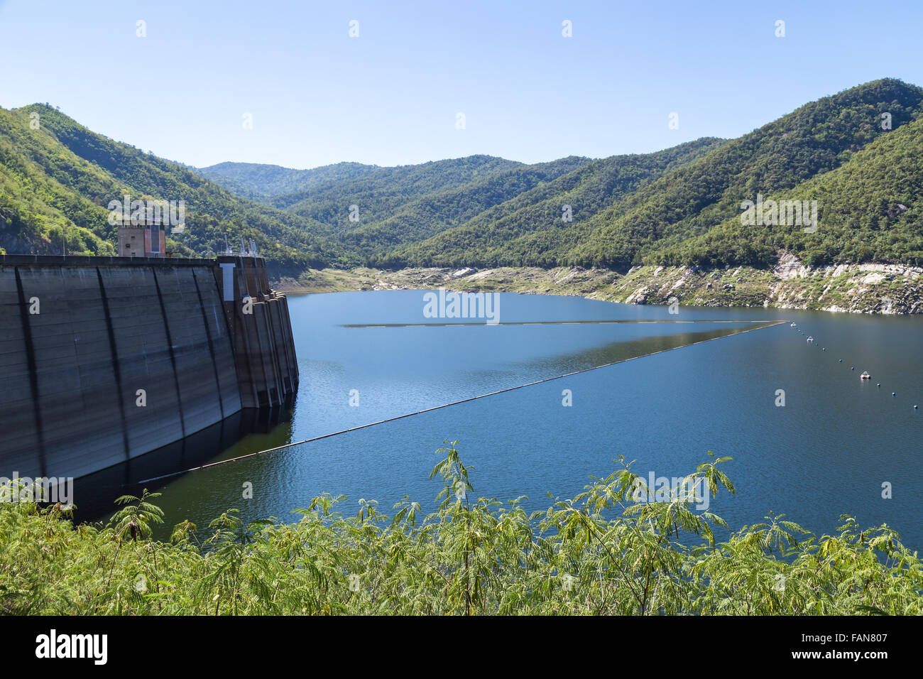 Big green construction barrier hi-res stock photography and images - Alamy