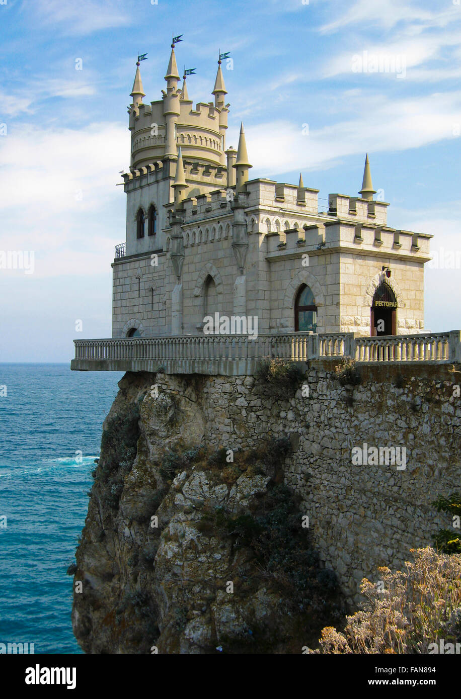 Castle "Swallow's nest" in Crimea on Black sea coast Stock Photo - Alamy