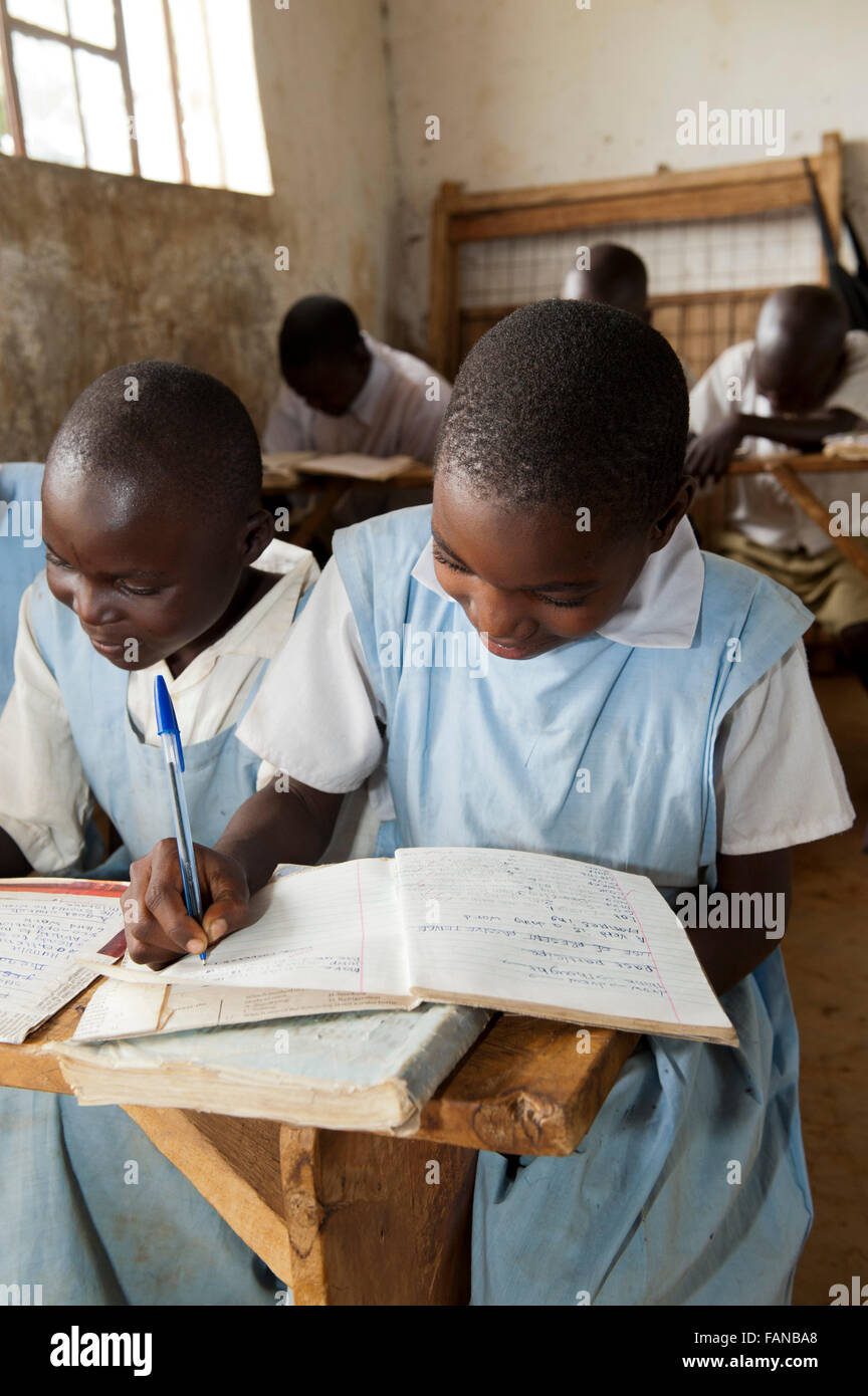 Children in a classroom at a rural school in Kenya Stock Photo - Alamy