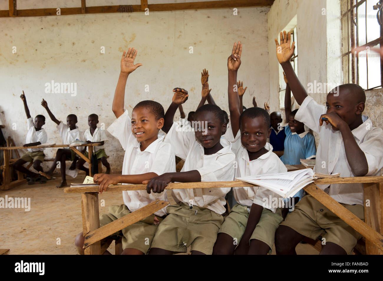 Children in a classroom at a rural school in Kenya Stock Photo - Alamy