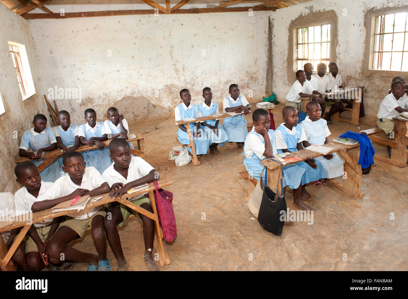 Children in a classroom at a rural school in Kenya Stock Photo - Alamy