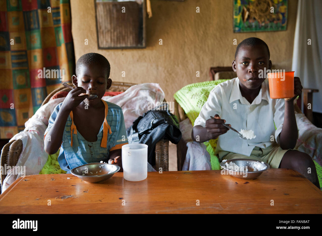African family eating africa hi-res stock photography and images - Alamy