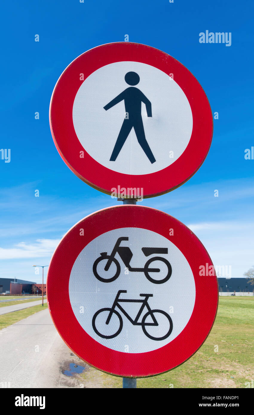 Pedestrian traffic signs hi-res stock photography and images - Alamy
