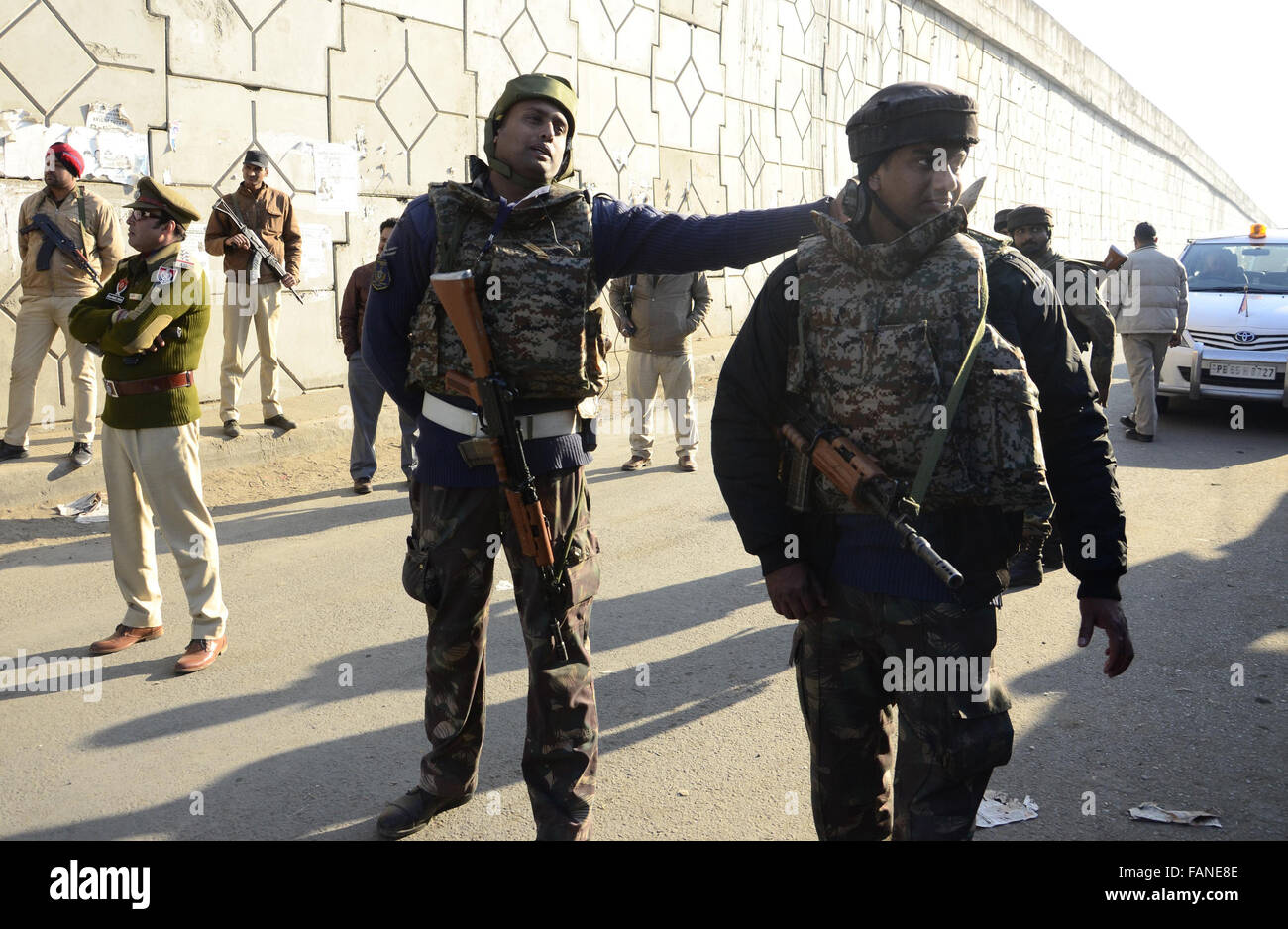 Indian border security force personnel hi-res stock photography and ...