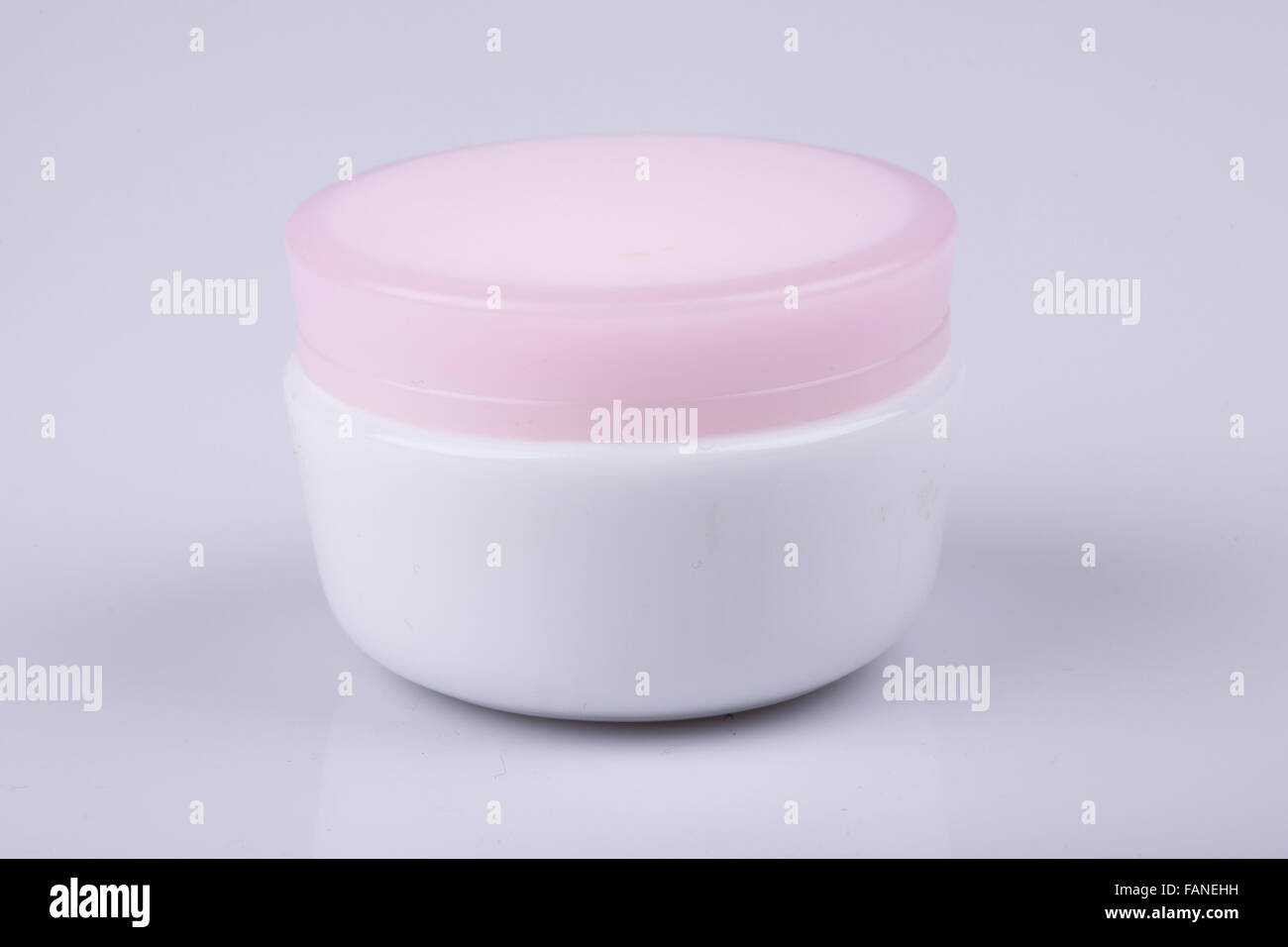 White and cream hi-res stock photography and images - Alamy