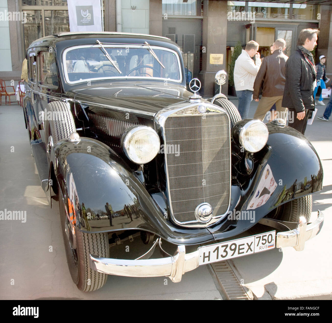 MOSCOW - APRIL 27, 2014: retro car mercedes benz on rally of classical ...