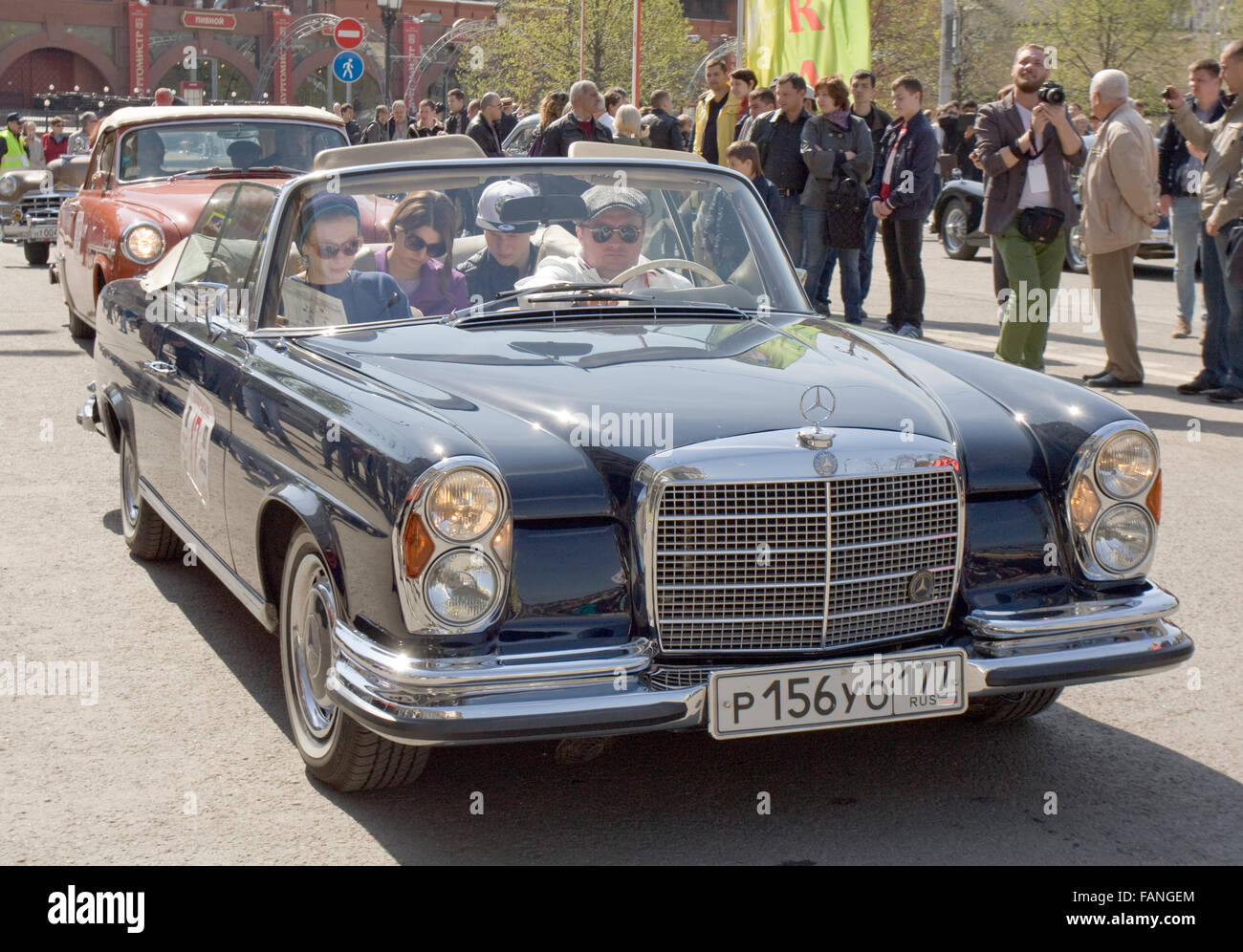 MOSCOW - APRIL 27, 2014: retro car on rally of classical cars ...