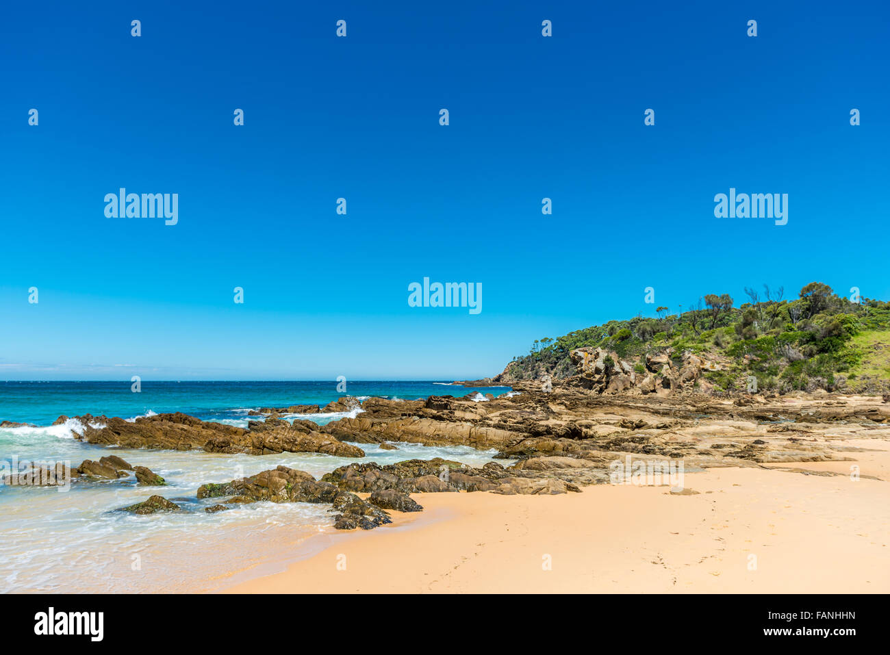 Rocks on beach western australia hi-res stock photography and images ...