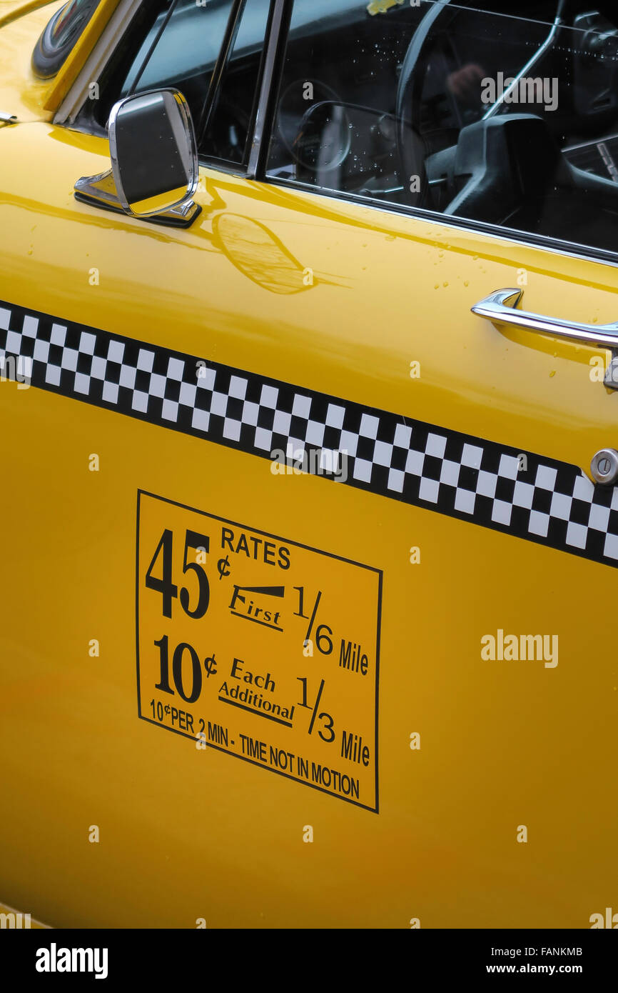 Checker cab hi-res stock photography and images - Alamy