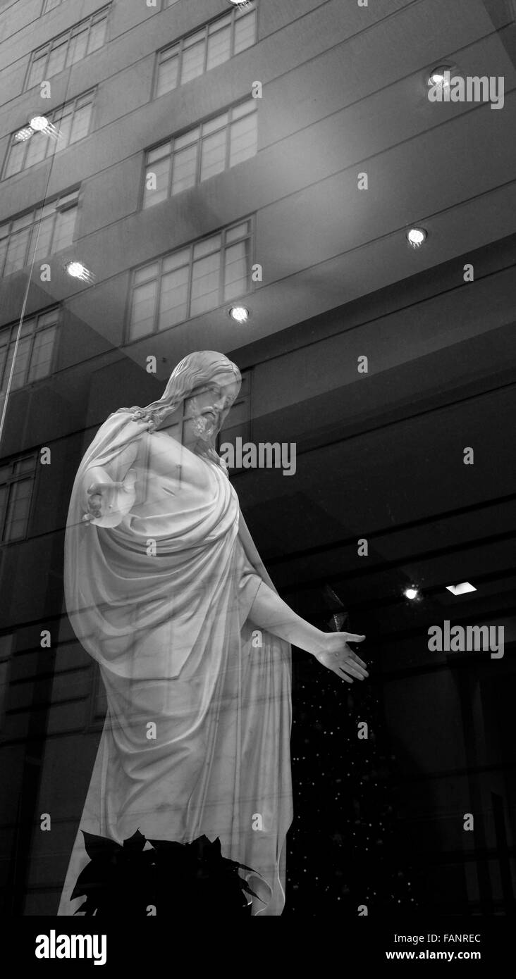 Jesus statue mormon church Black and White Stock Photos & Images - Alamy